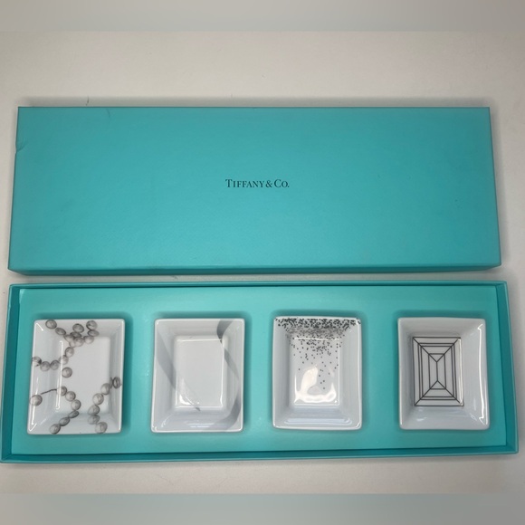 Tiffany & Co. | Jewelry | Tiffanys Occasion Vide Poches In Porcelain ...